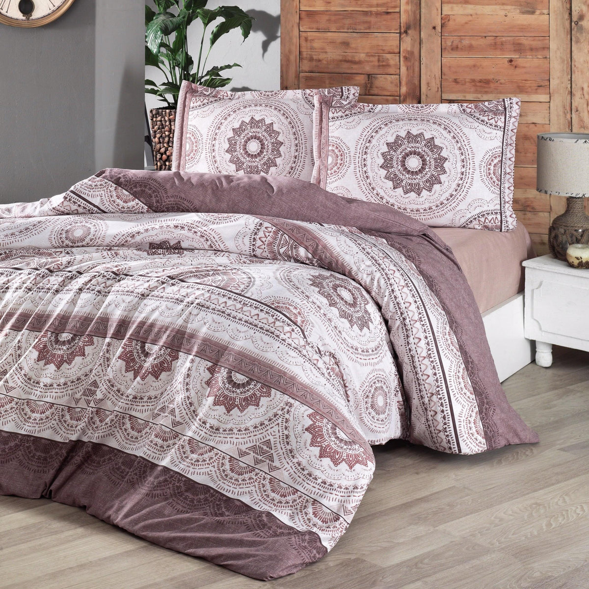 Lady of Leisure Duvet Cover Set | Carmela V2 (King) – EDURA